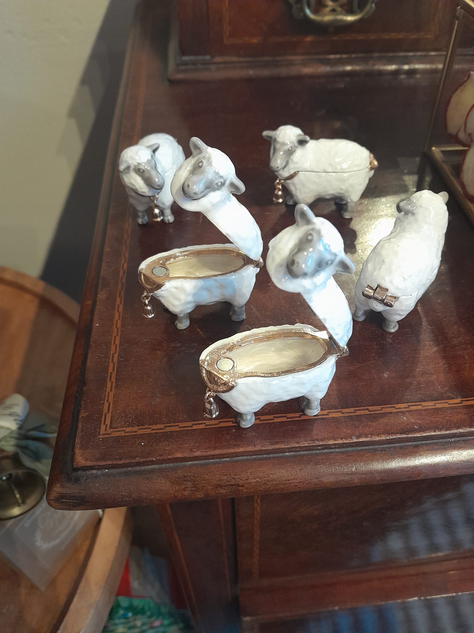 Home & Decor Trinkets – DINGLE CANDLE